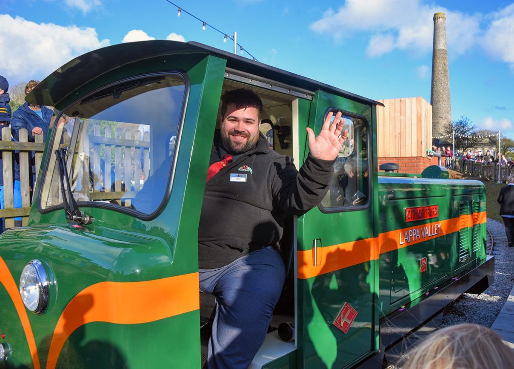 Lappa unveils name of new Locomotive - City of Truro - Lappa Valley